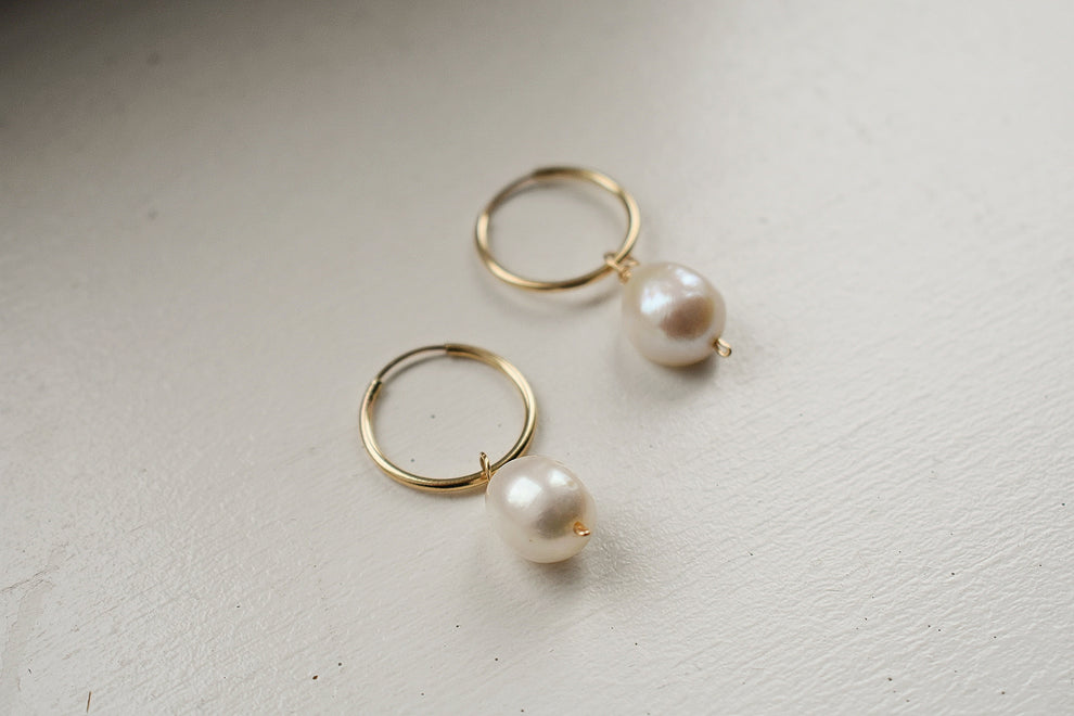 14k Gold Filled Freshwater Pearl Hoops – Dinovajewellery